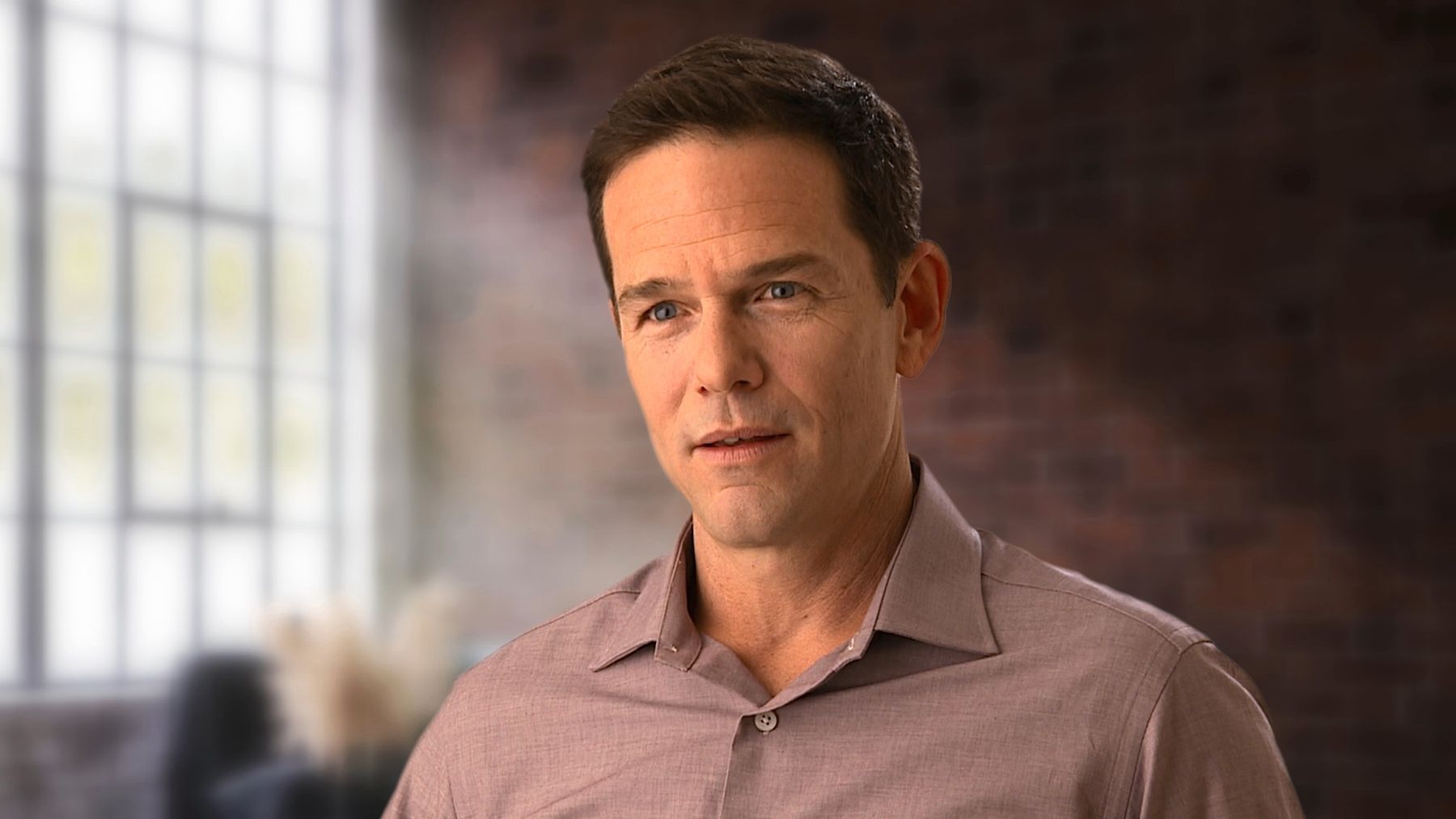 Eric Remembers Leah Remini Ostracizing Her Father Over Flowers